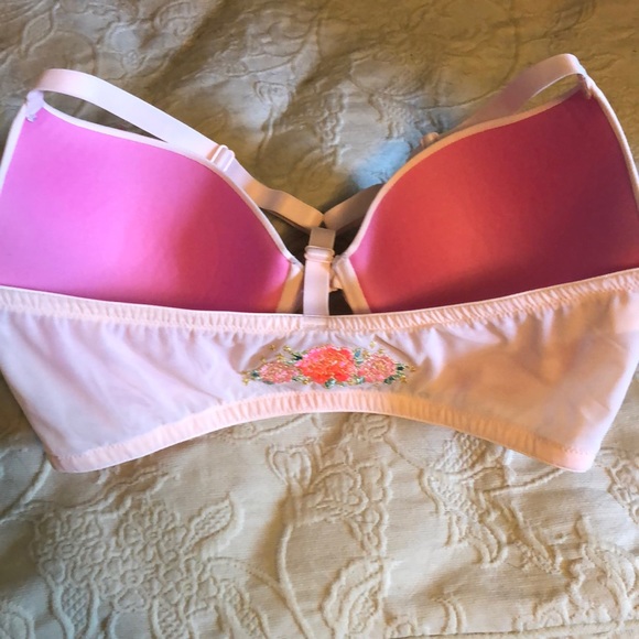 PINK Victoria's Secret | Intimates & Sleepwear | Pink Back Detail Bra ...